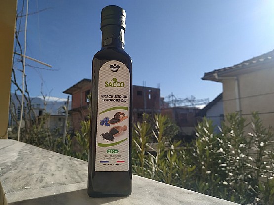 Oferta Vaji i fares se zeze me propolis Sacco Black seed oil Propolis ...